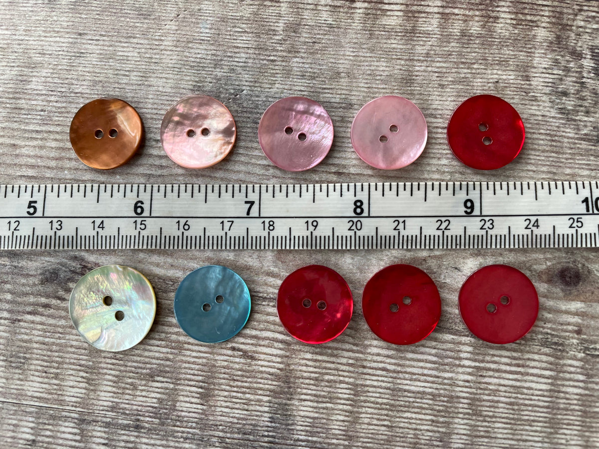 DESTASH - 10 dyed mother of pearl buttons, two sizes – BluebellHillCrafts