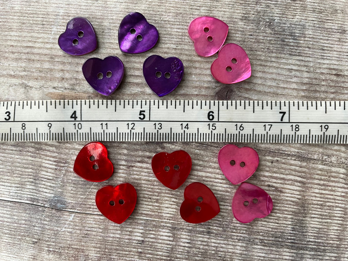 DESTASH - 12 dyed mother of pearl heart buttons – BluebellHillCrafts