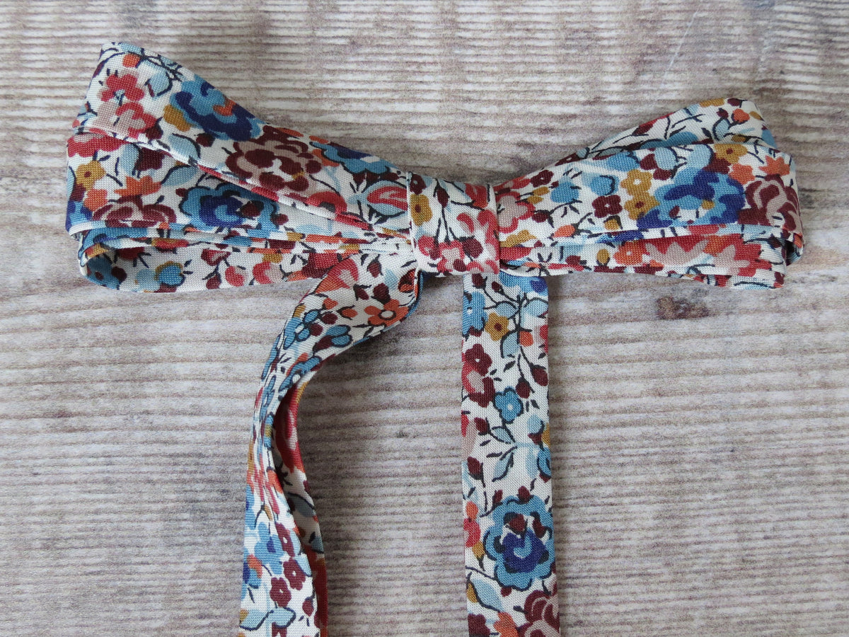 Liberty fabric Emma and Georgina J bias binding, 10mm double fold ...
